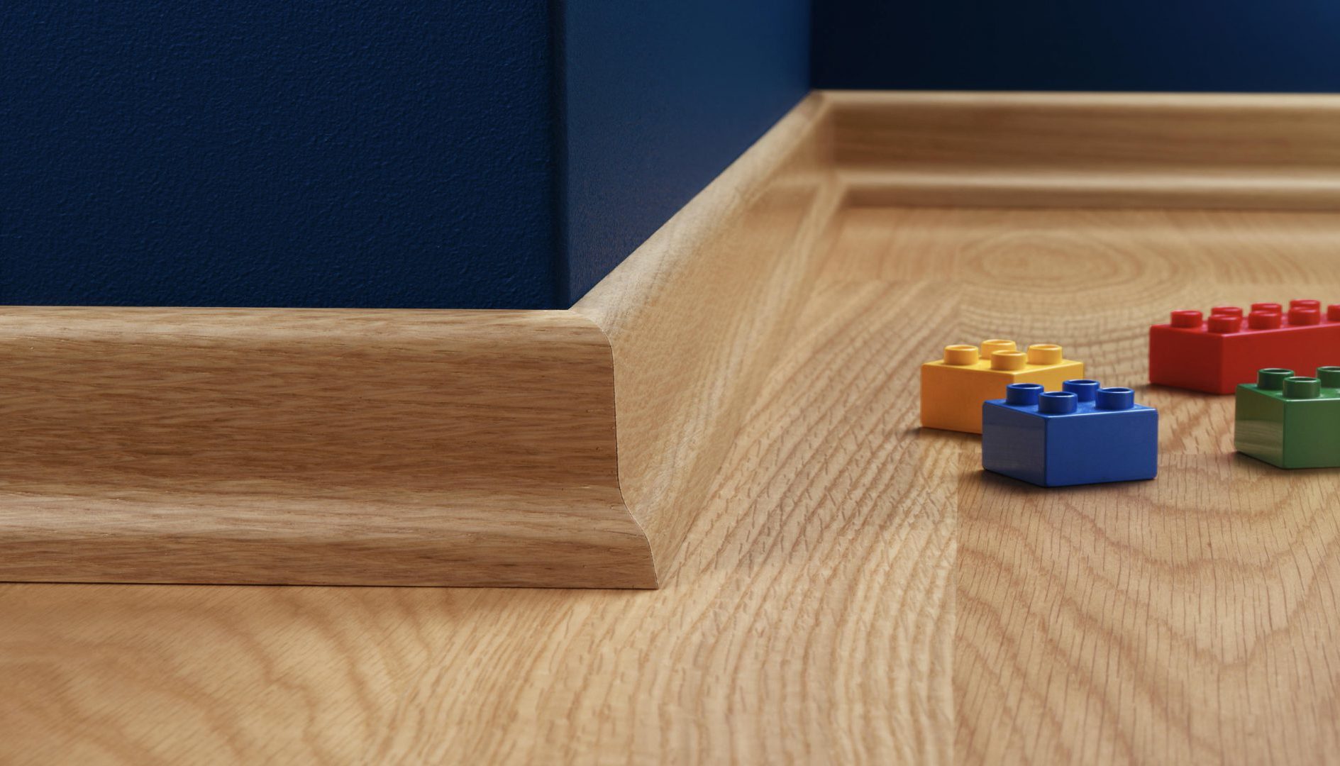 Plinten en profielen voor een strakke afwerking | Kuurman Groep